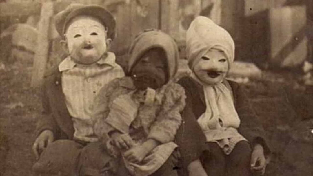In strange images: Halloween costumes of the 20th century