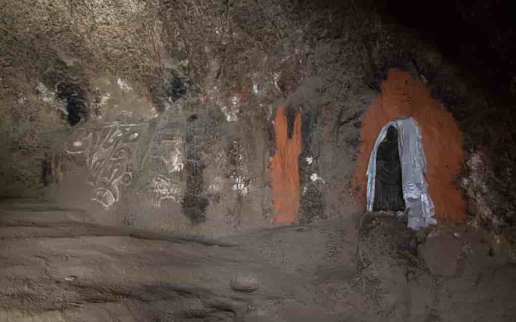 Archaeological Mystery: 10,000 Caves were Dug into the Himalayas Over ...