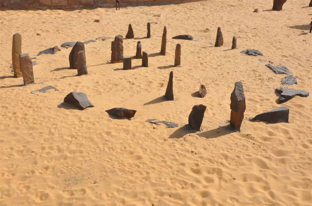 The stone "calendar" of Nabta Playa, the Stonehenge of Egypt