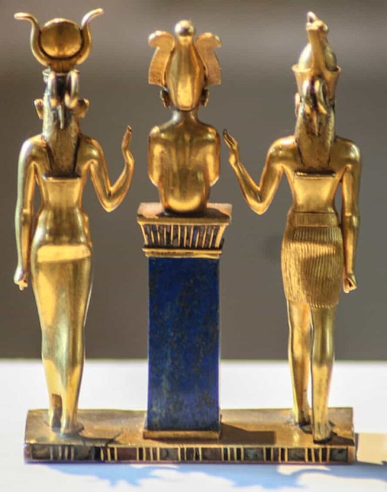Triad of King Osorkon II