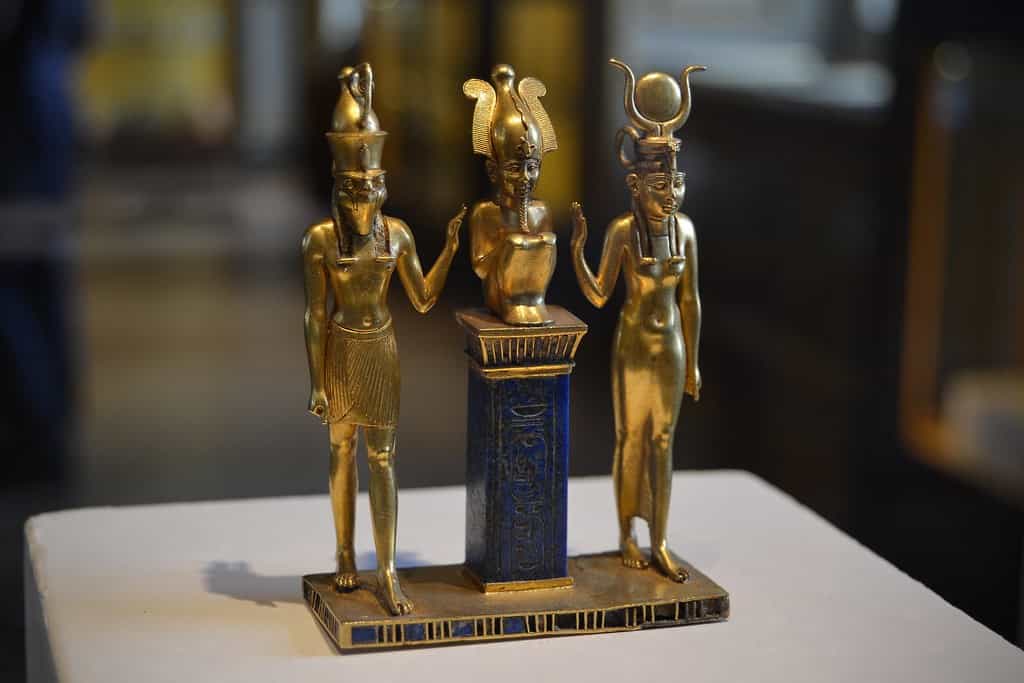 Triad of King Osorkon II