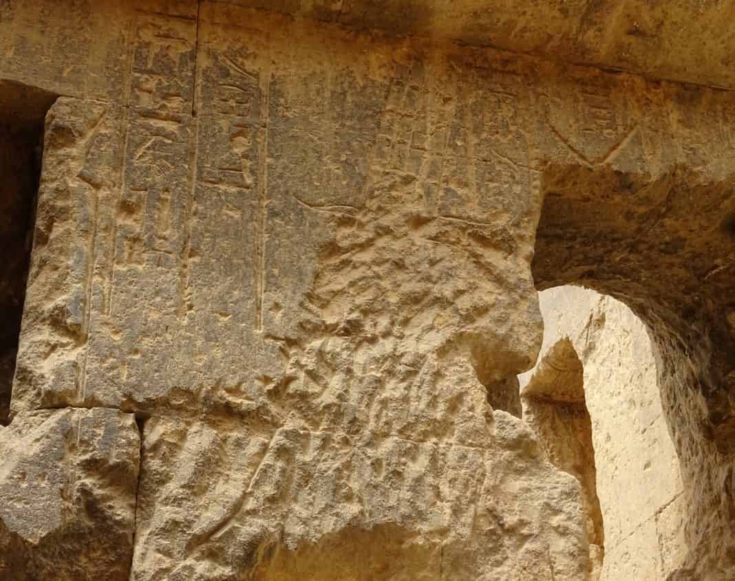 Uncovering the Mysterious Encounter: Alexander the Great's Visit to the ...