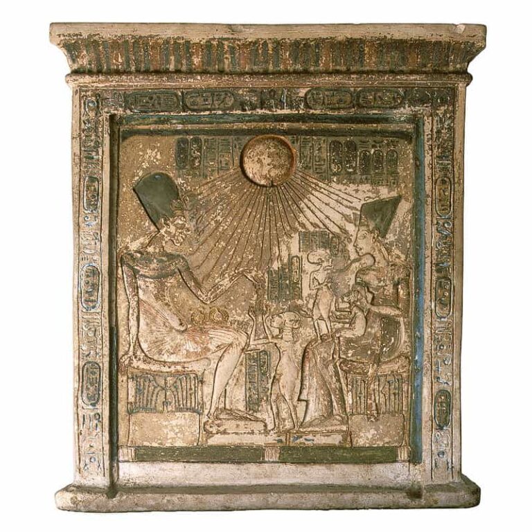 Stela of Akhenaten and his family